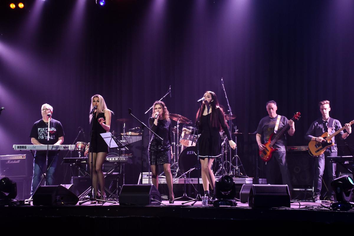 Elektra Band | Kaina nuo 1000€ | Breezit